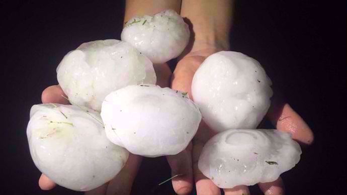 Grêlons de 11 cm - Forte grêle en Slovénie, Pologne et Allemagne