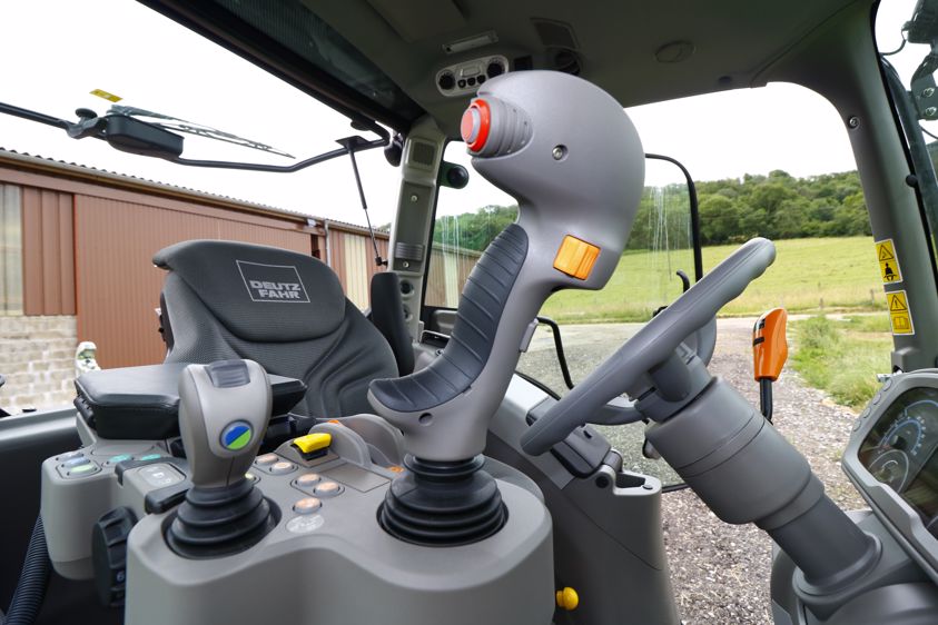 Deutz-Fahr 5100.4D TTV : Le point technique en quatre étapes