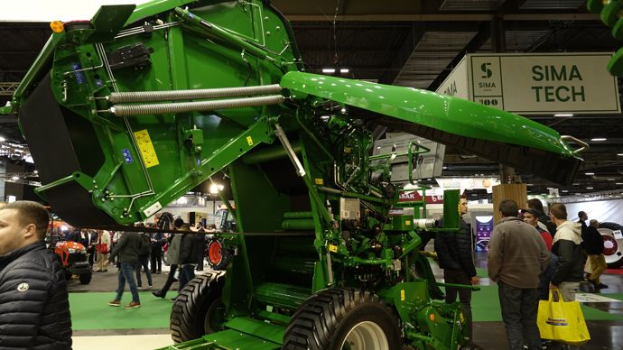 McHale VF6760 : la presse à chambre variable 100 % automatique SIMA