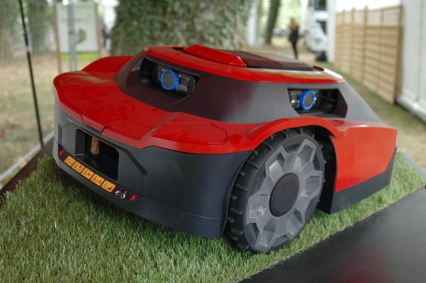 Un robot de tonte nouvelle génération chez Toro