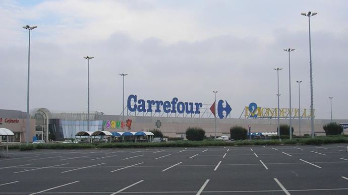 Distribution : Carrefour mise sur le bio… et licencie