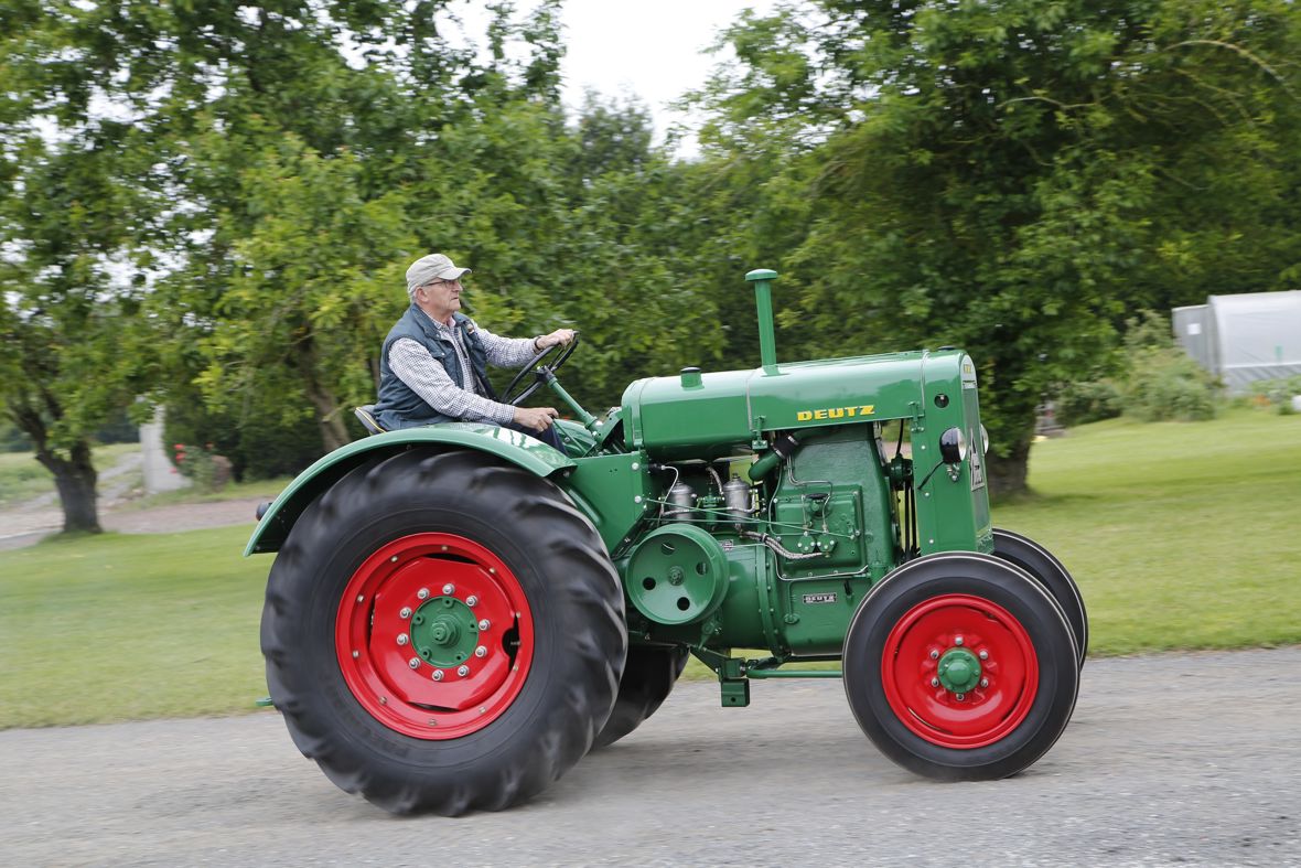 3371 tracteurs Deutz F2M 417 ont été construits entre 1941 et 1952.