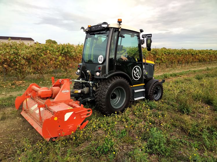 Paysalia - France Vision Paysage lance le tracteur électrique Keestrack B1E
