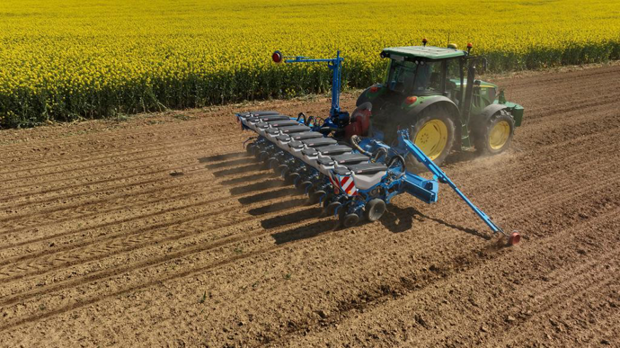 Le châssis Multislide sur le ValoTerra de Monosem.