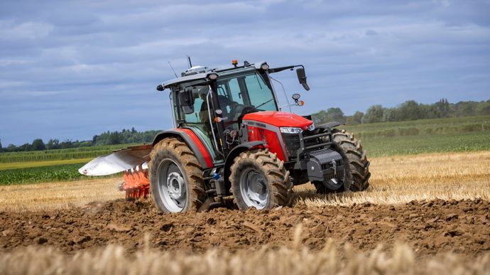 Massey Ferguson 5M : quatre rapports sous charge