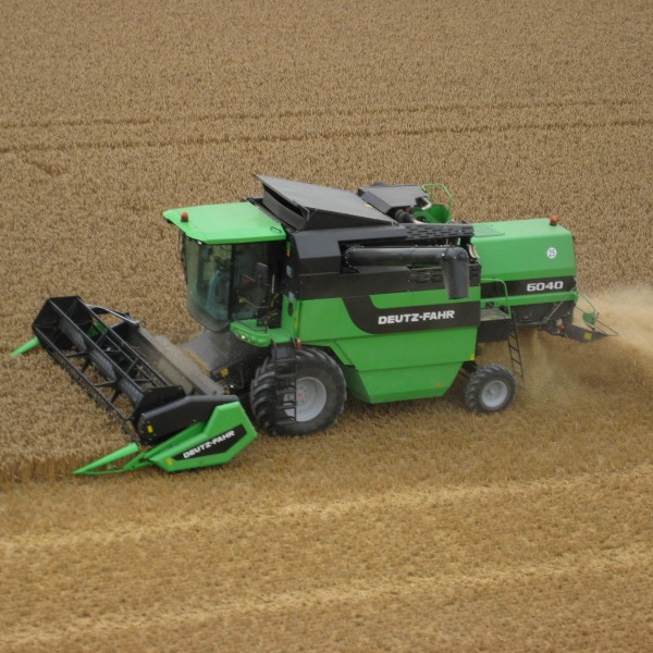 Fiche technique Moissonneuses batteuses DEUTZ-FAHR 6040 de 2011